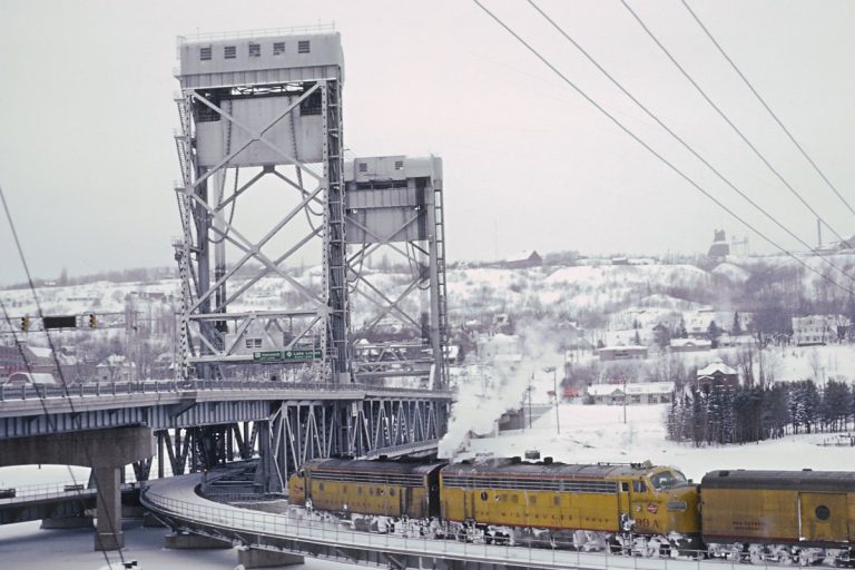 Connecting Hancock and Houghton - The Portage Lake Lift Bridge ...